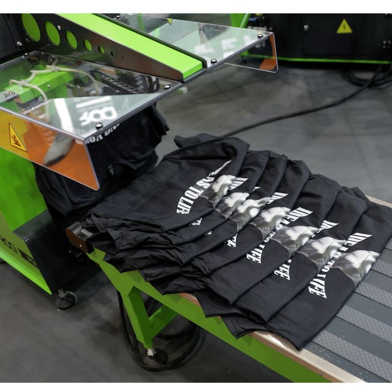 ROQ PULL+ Auto garment unloading and stacking module | Manutech-Print